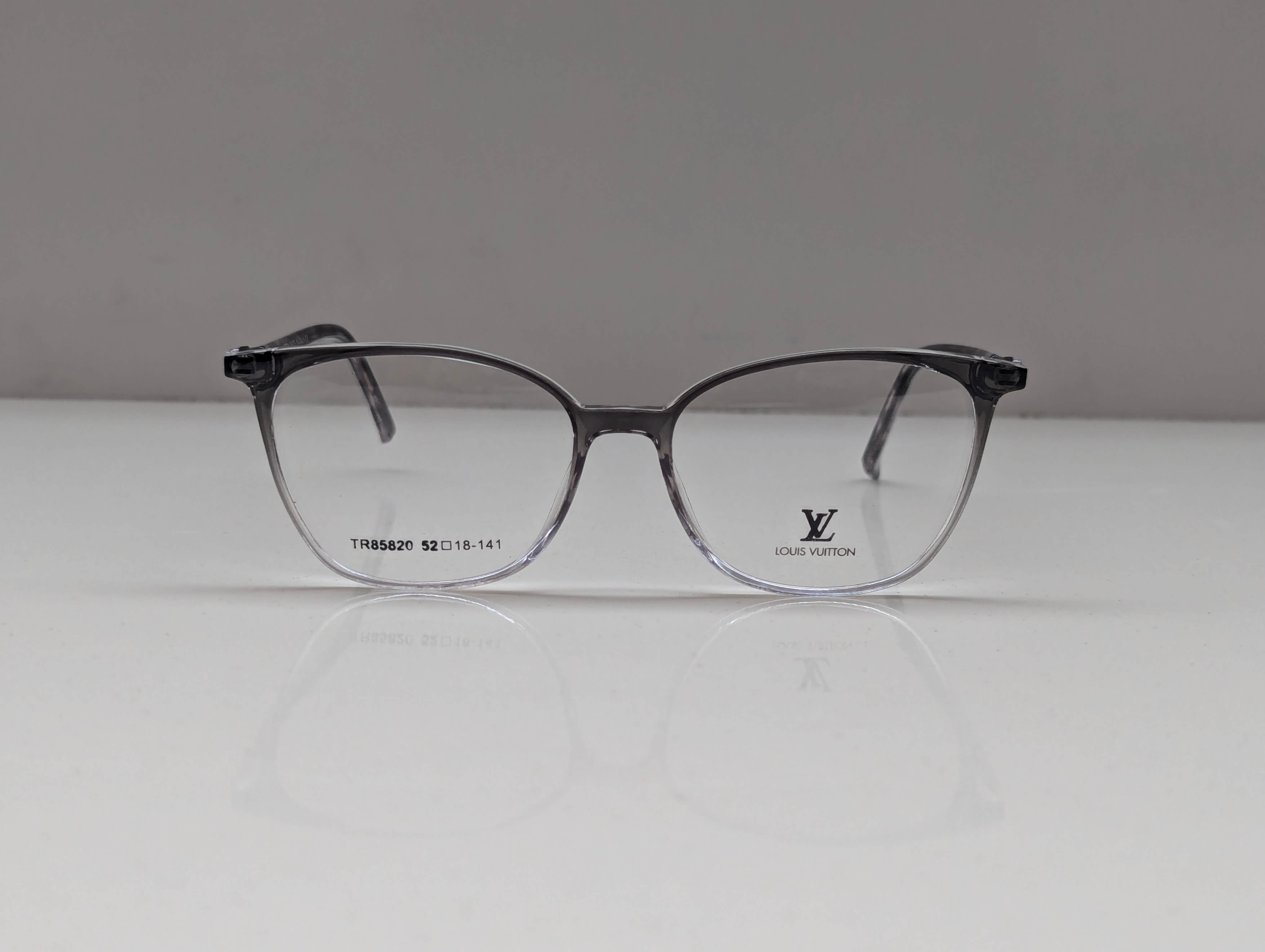 Women’s Eyeglasses in Pakistan – Stylish & Comfortable | Eyeshades.pk